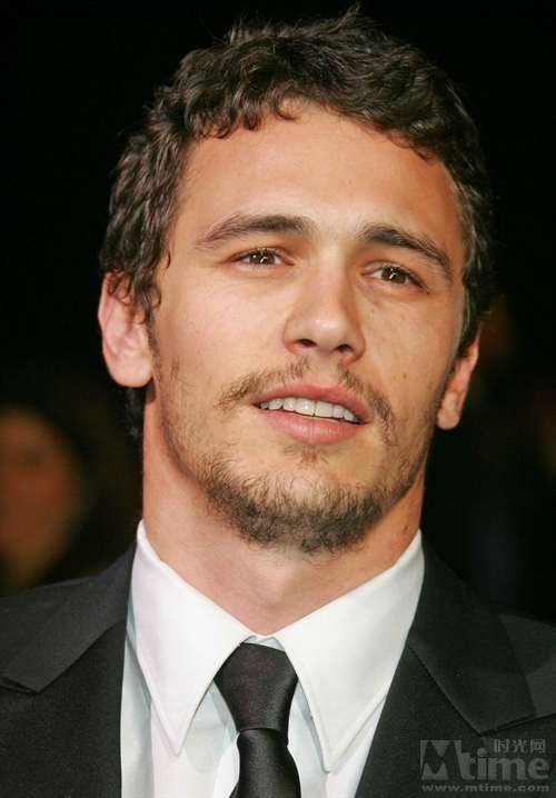 James Franco interpreta a Batman en su encuentro con Beetlejuice
