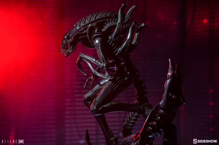 Sideshow presenta una estatua del Alien Warrior