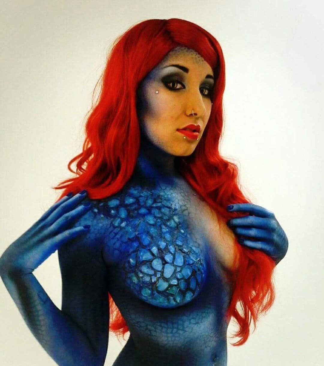 Rosanna Rocha y su increíble cosplay bodypaint de Mística
