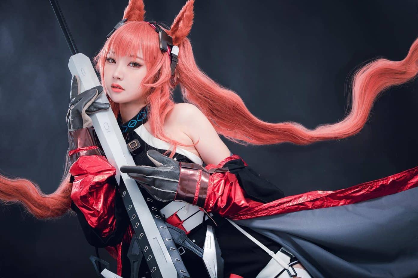 ¡Alucinante! Así es el cosplay de Angelina, de Arknights, por la ...