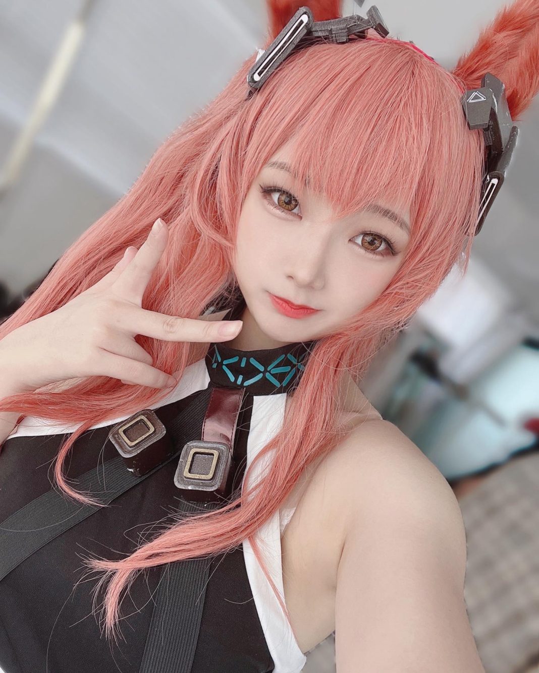 ¡Alucinante! Así es el cosplay de Angelina, de Arknights, por la ...