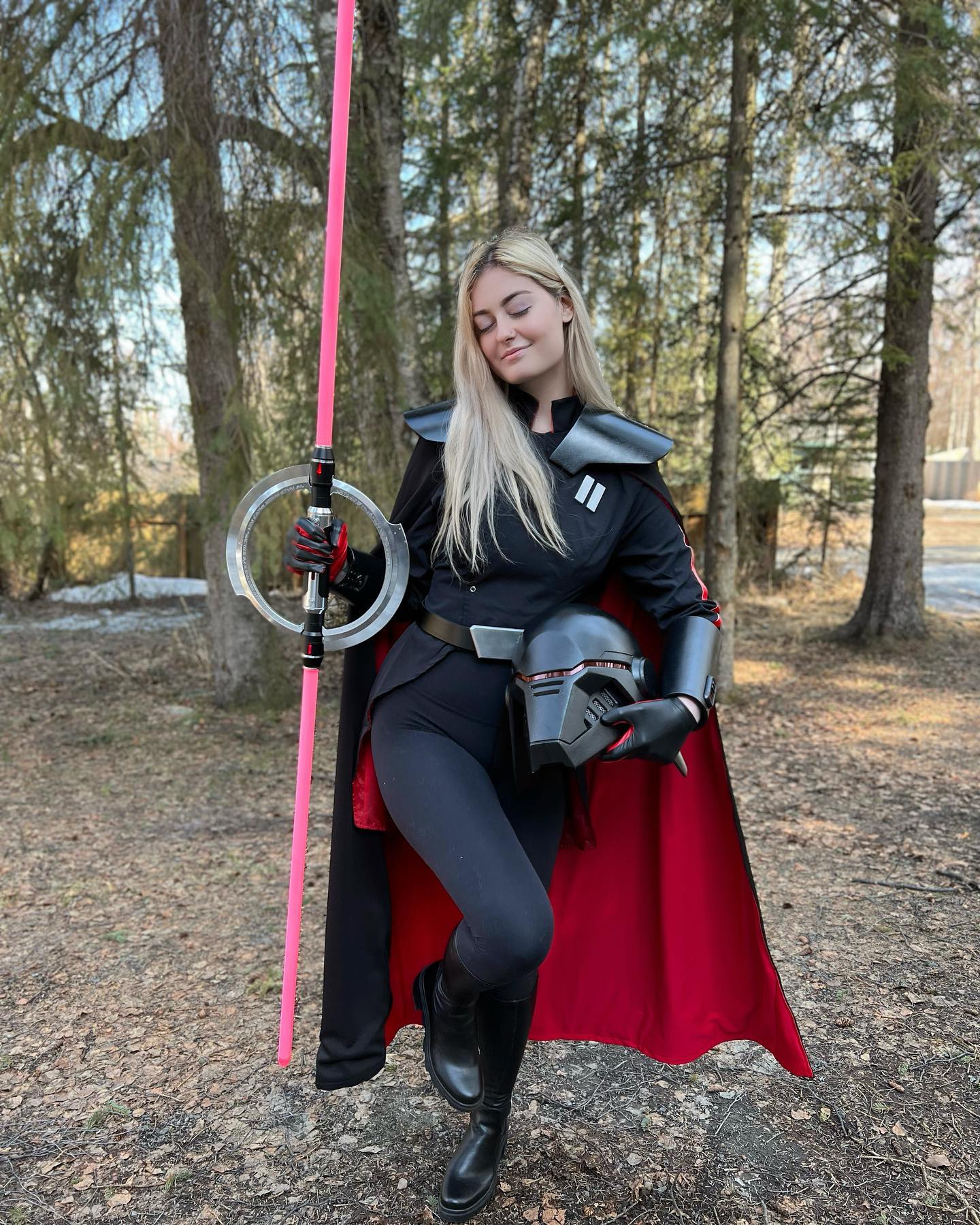 El cosplay de la Segunda Hermana Inquisidora, de itsbellaxrose, que te ...