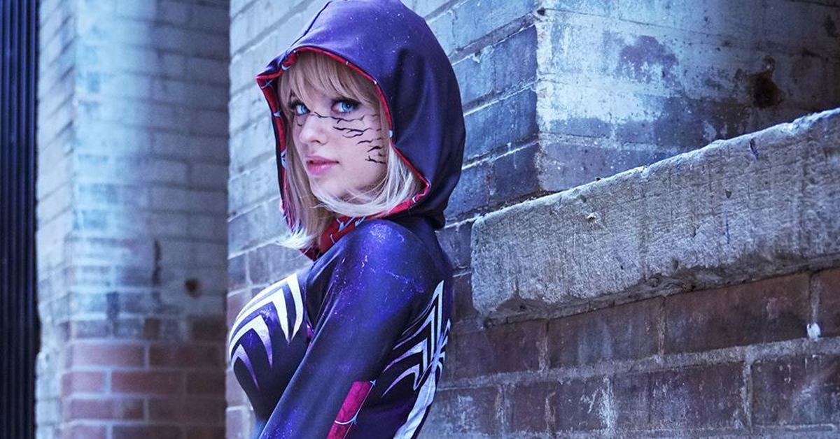 7 cosplays de la controvertida Amouranth que te dejarán sin aliento