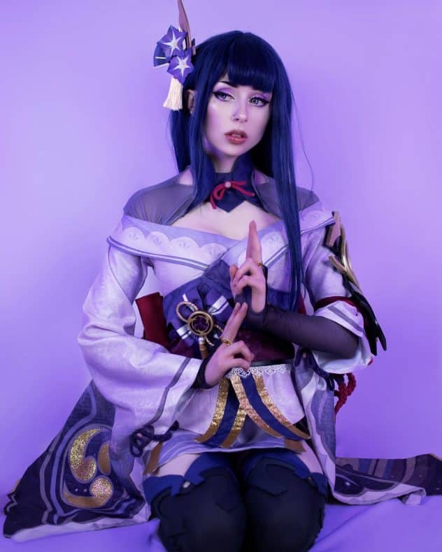 Anaelic rinde tributo a Genshin Impact con un cosplay de Raiden Shogun que vale oro