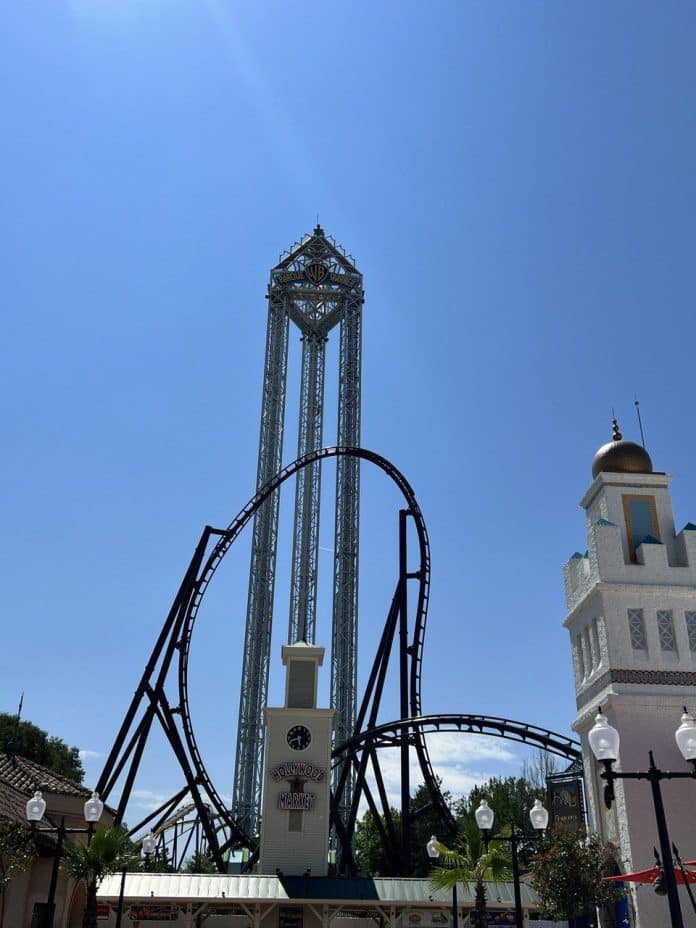 LCDE visita el Parque Warner y prueba su nueva atracción, Batman Gotham ...