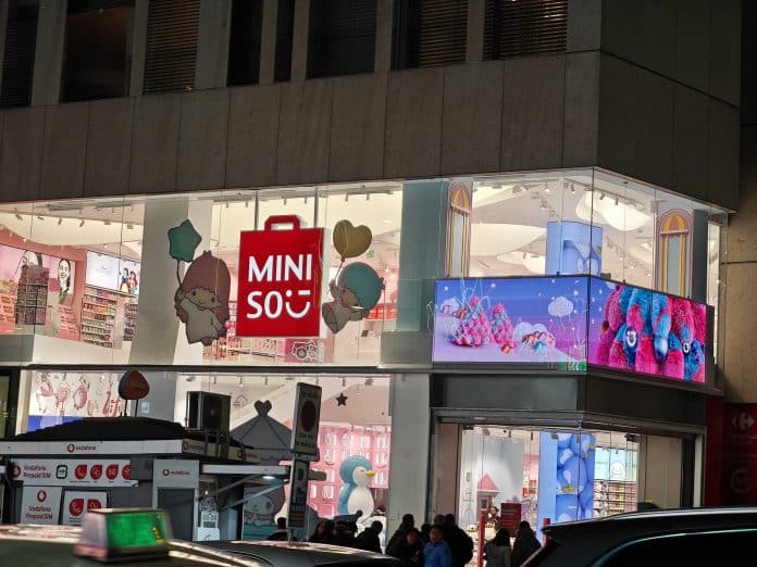 La Gran Vía madrileña da la bienvenida a MINISO Land